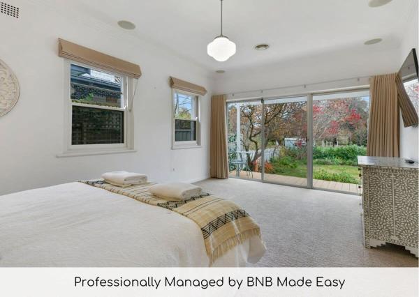 Leafy Lamrock Cosy 3 Bedroom Home Near Cbd - Orange