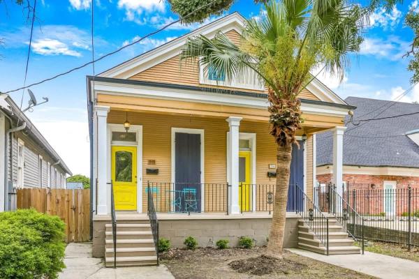 5bed Streetcar Retreat W Outdoor Entertaining - New Orleans, LA