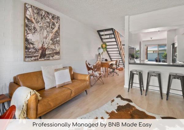 Luxury By The Lagoon - Water Views, 3 Mins To Cbd - Wagga Wagga