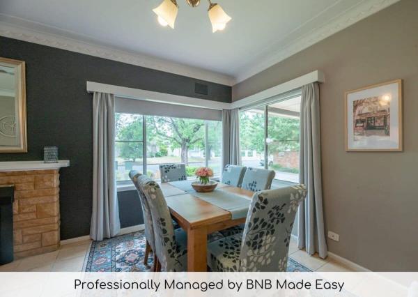 Roycox Cottage - Charming Escape, Fireplace - Dubbo