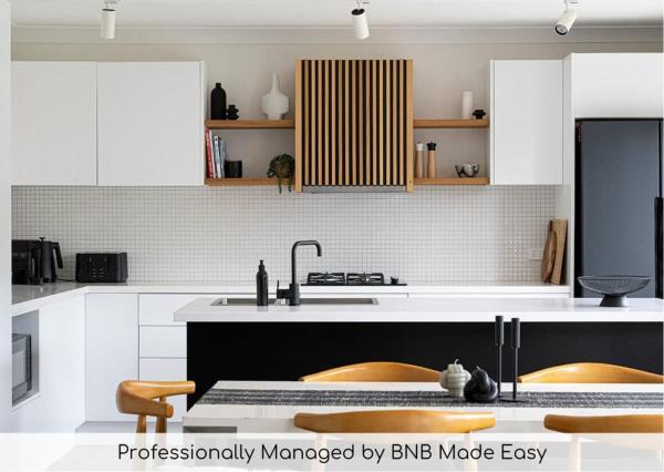 Artful Abode - Duntryleague, Vibrant Decor - Orange