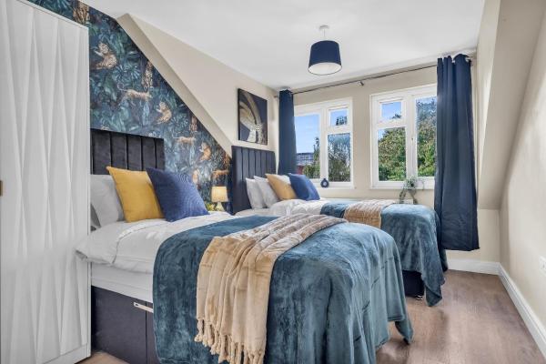 Central Coventry Gem: Walk To Attractions Sleeps 9 - Nuneaton