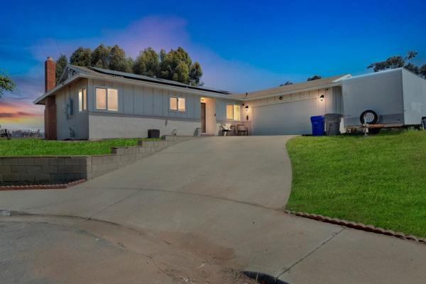 Family Retreat By Cardo - Sleeps 10 - Chula Vista, CA