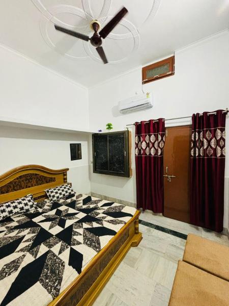 Shyam Homestay Back Side Single Room - Ayodhya