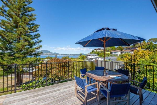 Te Moenga Treasure - Acacia Bay - Taupo