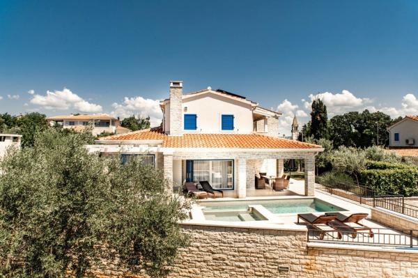 Beautiful Villa Torre Iii With Sauna In Tar - Poreč