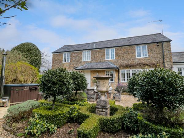 Pomme Blushe House - Bridport
