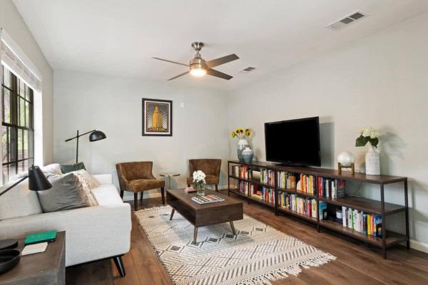 Charming South Austin 2 Bedroom Home - Dove Springs - Austin