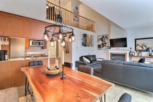 Chalet Saint-sauveur With Heated Pool During Summer And Ski In Ski Out! - Saint-Sauveur