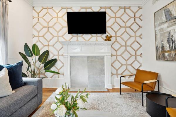 Downtown 3 Bedroom With Tons Of Natural Light - Charleston, SC