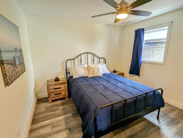 Newly Renovated 3 Bedroom Beach Front Condo 3b - Ottawa