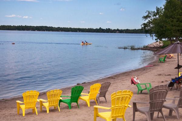 Newly Renovated 3 Bedroom Beach Front Condo 1b - Perth, ON, Canada