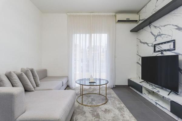 Luna 2-br In Mar Mikhael - Beyrut