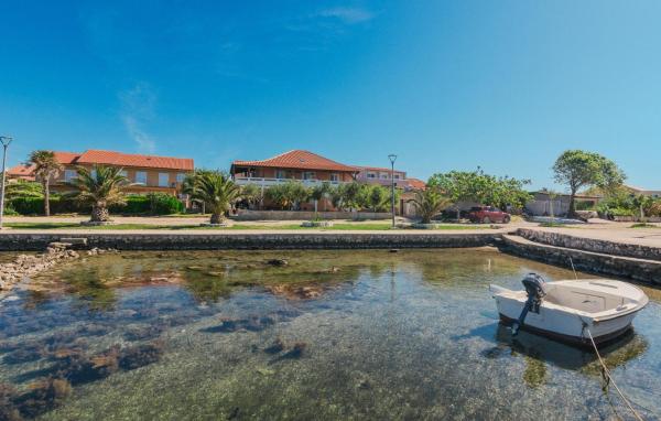 Nice Apartment In Privlaka With Wifi - Nin