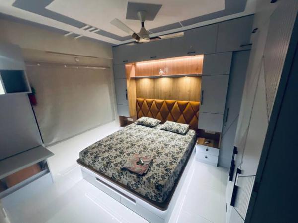 Feel Own Nest In Holy Place Varanasi - Varanasi