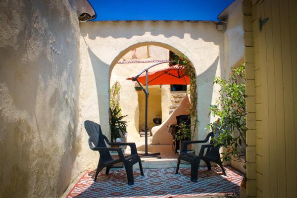 Gîte Atypique Dans Une Maison Du 18ème Siècle - Aude