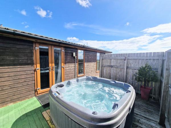 Cleish 7 With Private Hot Tub - Fife - Loch Leven - Lomond Hills - Pet Friendly - Kinross