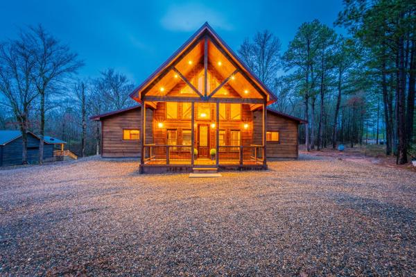 The Luxurious Blue Sky Lodge Is Epic! - Broken Bow, OK