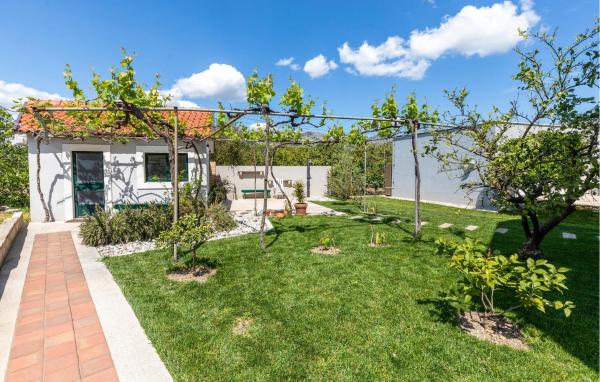 Cozy Apartment In Opuzen With Wifi - Duba