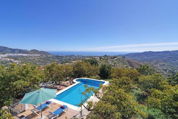 The Strawberry Villa Private Pool Garden Views - Frigiliana