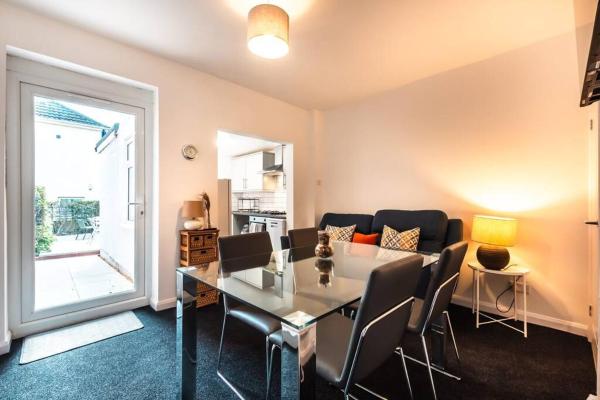 Modern House In Central Southampton With Private Off-road Parking - Newly Refurbished - Great For Contractors, Friends & Families - Southampton, UK