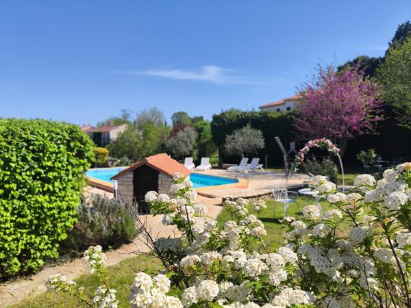 Poolside Compact Family Cottage Lea - Istria