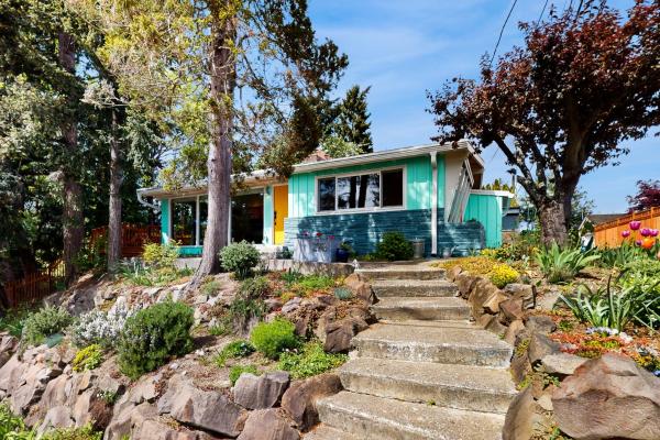 Breeze In The Trees - Seattle, WA