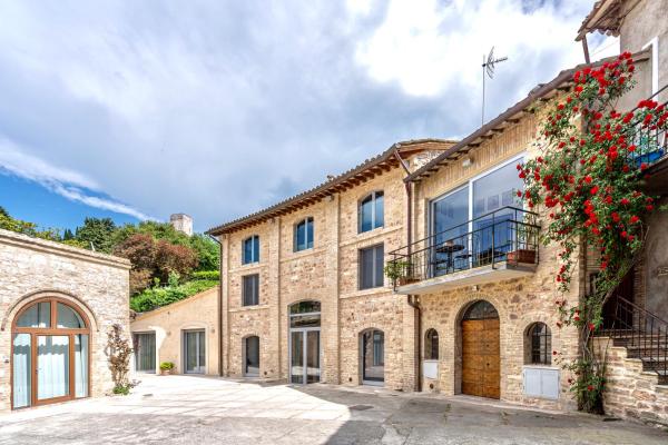 Anfihouse - Camere E Appartamenti In Centro Storico - Assisi