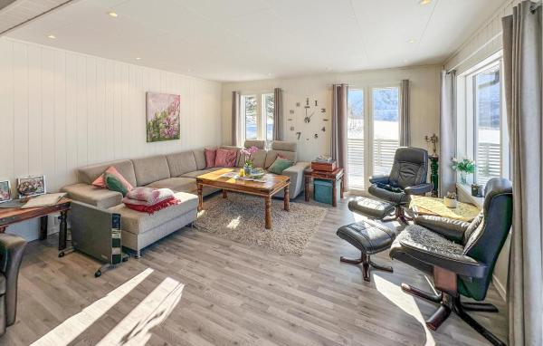 Pet Friendly Home In Stokmarknes With Wifi - Stokmarknes