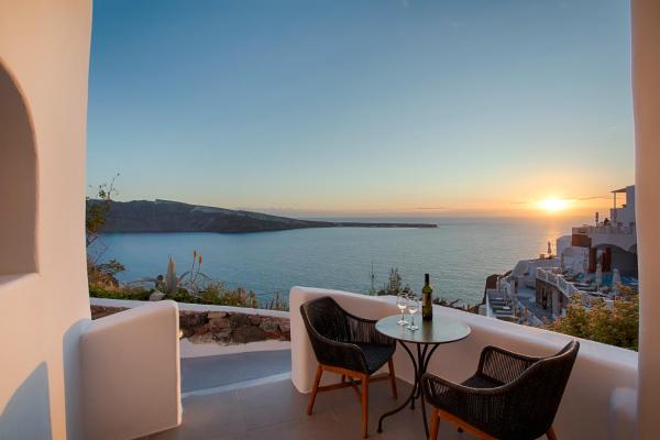 Armonoia Caves - Oia