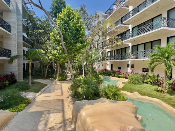 Unwind | Private Balcony & Rooftop Pools | Casago - Paradise Beach