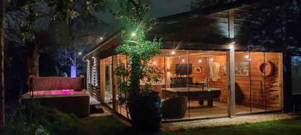 Ecolodge Met Jaccuzzi En Warm Zwembad In Prachtige Tuin Met Prive Sauna Centrum Tilburg - Tilbourg