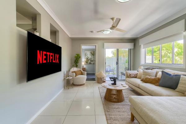 Experience This Stylish Brisbane Apartment - Balmoral