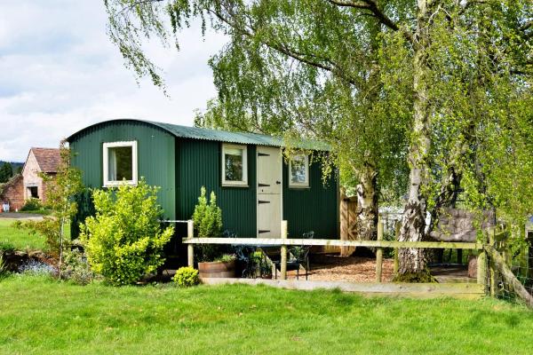 Finest Retreats - Hay And Hedgerow Glamping - Bridgnorth