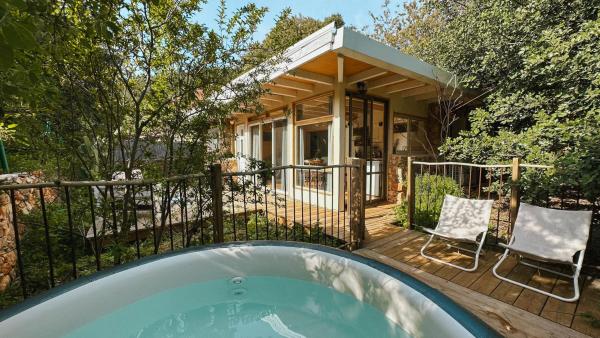 Jasmine House - Israel