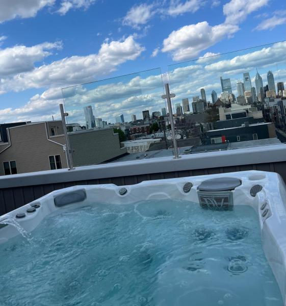 Hot Tub Four Seasons - Philadelphia, PA