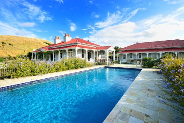 Cape South Estate - International Award-winning Country Estate With Pacific Views - Wairarapa