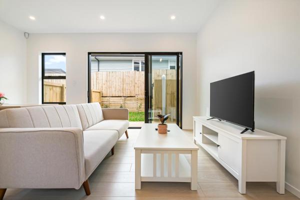 Te Atatu Cozy Brand New Townhouse 5 - Riverhead
