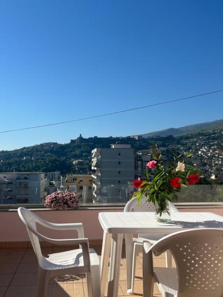 Flower Terrace Apartment - District de Gjirokastër