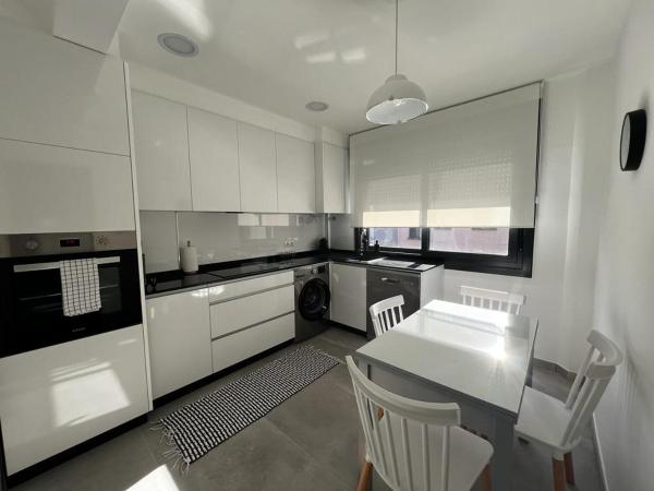 Gris Con Parking Gratis - ビーゴ