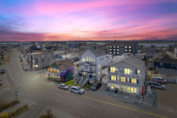 Newly Renovated Professional Design Partial Ocean Views - Hampton Beach, NH