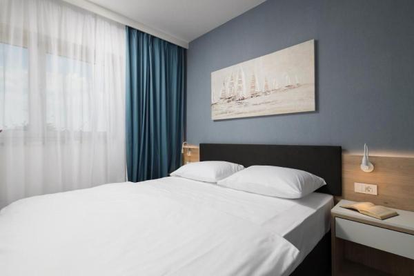 Garden Palace Pool Deluxe Apartment - Umago