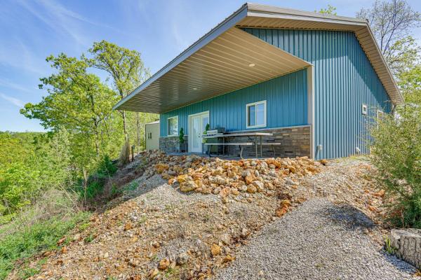 Grill And Fire Pit Blue Cabin Ozarks Getaway! - Sunrise Beach, MO