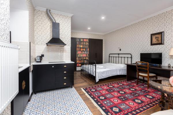 Old Piano Apartment - Tbilisi