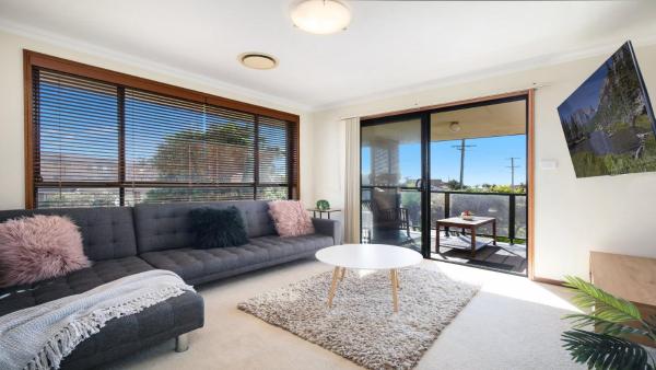 Bayview House Pet Friendly , Spacious Home Accom Property - The Entrance
