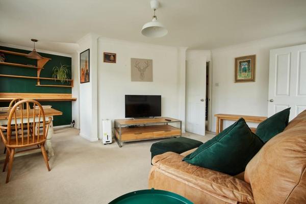 Premium Central Stroud Apartment With Parking X2 - Stroud