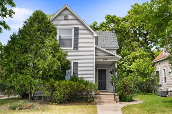 Vintage Vibes Duplex Downtown Beach Ac Restaurants - Traverse City, MI