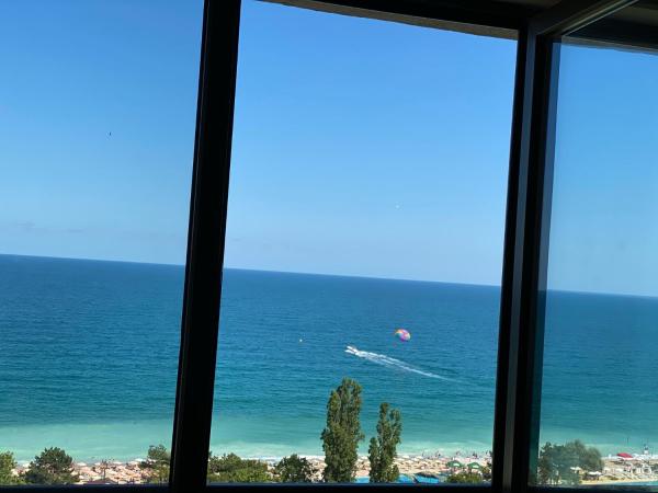 Spacious Seaview Apartments, 100m To The Beach - Varna