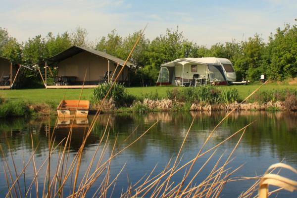 Caravan Met Wijds Uitzicht - Lemmer