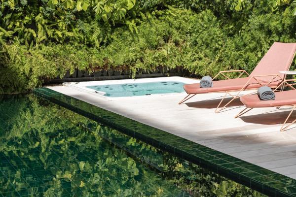 Luster Hotel - Montijo